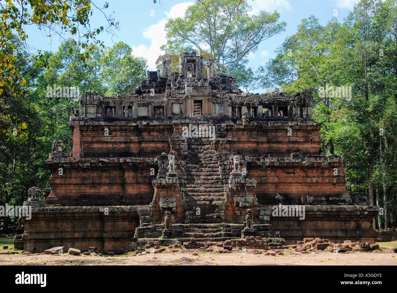view of the ruins of angkor in the angkor wat temples complex, Krong ...