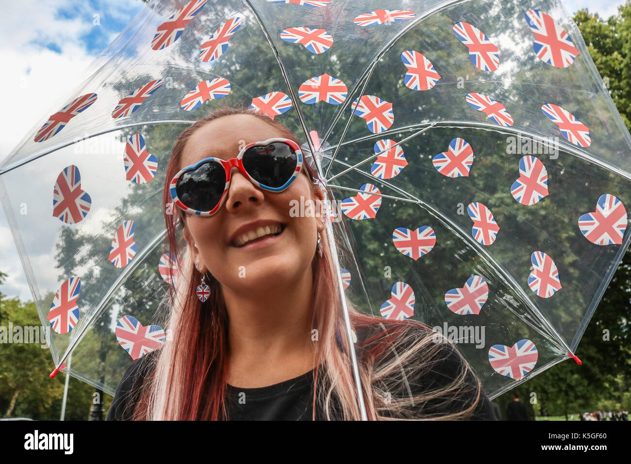 London, UK. 9th Sep, 2017. Audience members get dressed up in Union ...