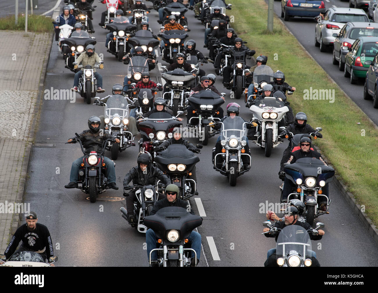 Berlin, Germany. 9th Sep, 2017. Bikers ride along the federal motorway ...