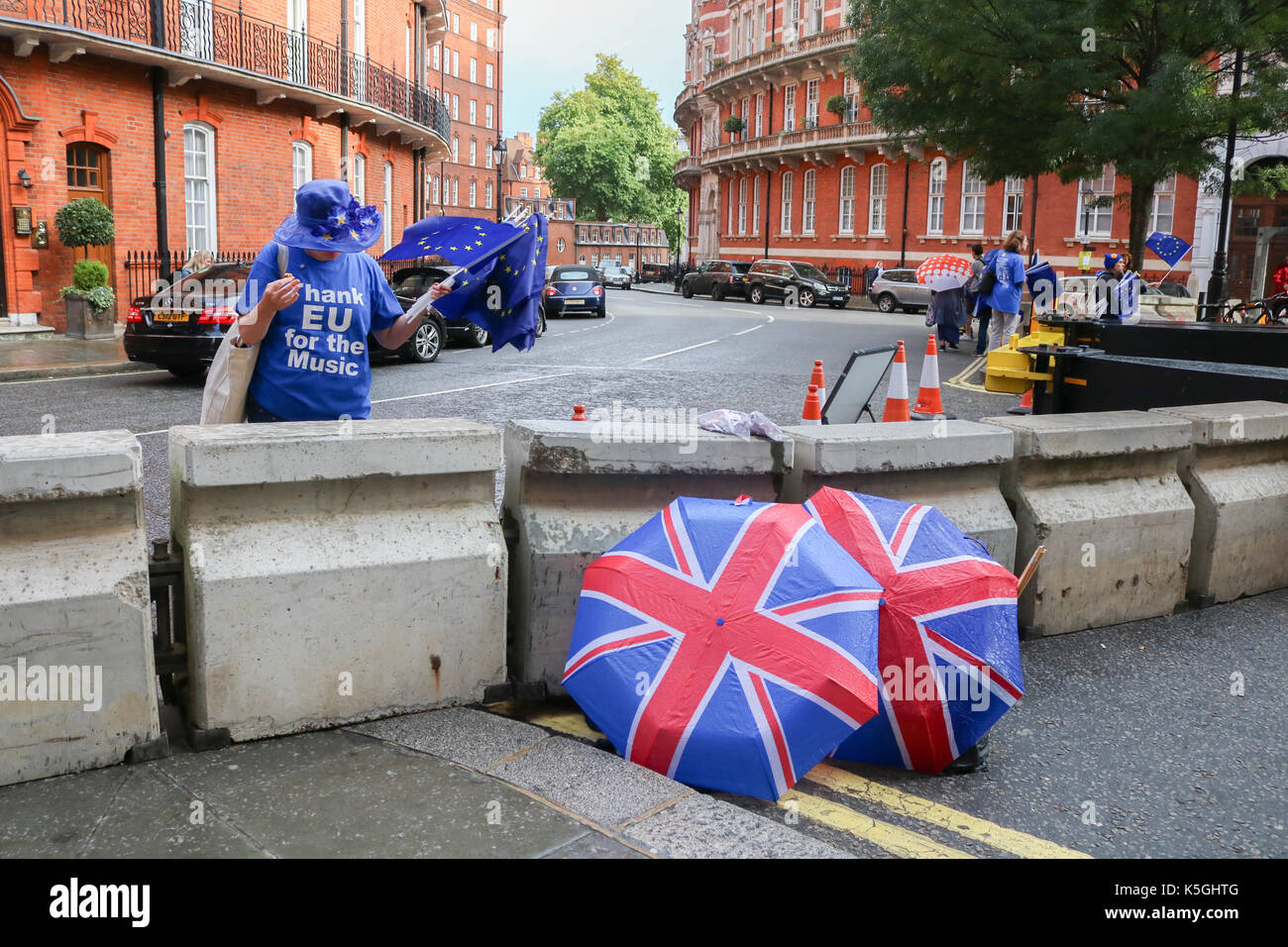 Royal albert hall proms flags hi-res stock photography and images - Alamy
