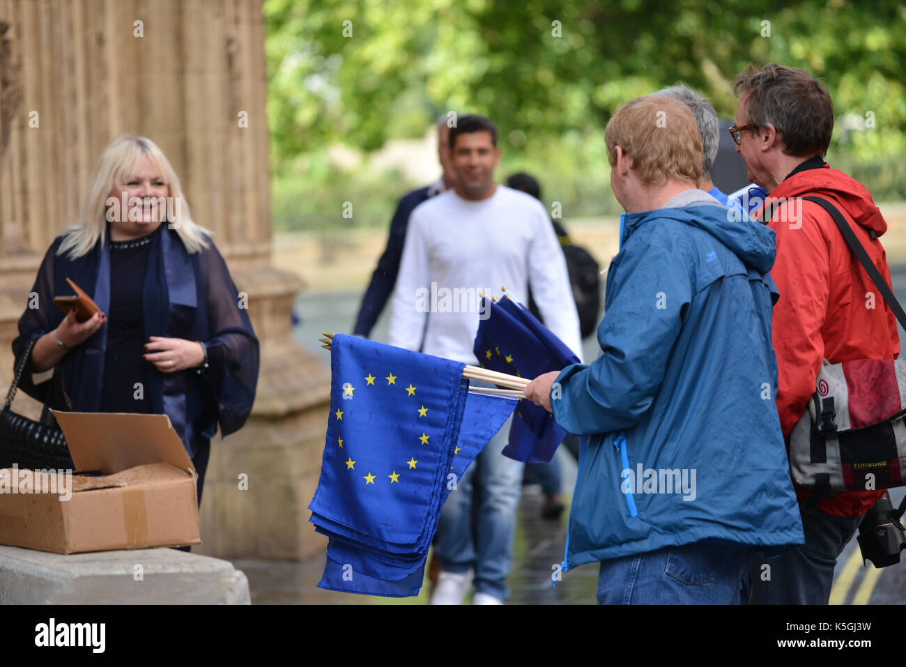 Albert Hall, London, UK. 9th Sep, 2017. EU flags being handed out ...