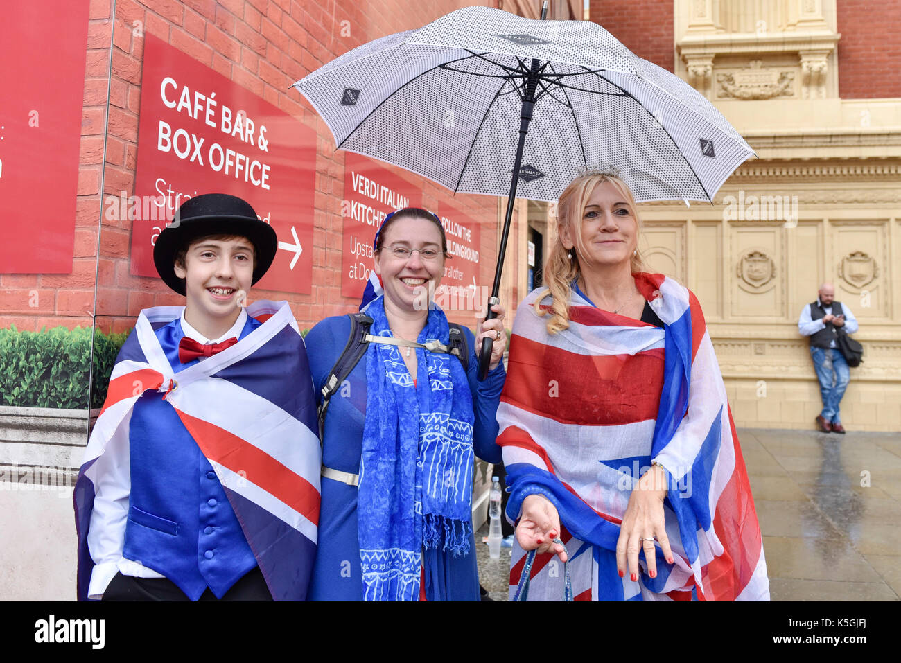 Proms fans london albert hi-res stock photography and images - Alamy