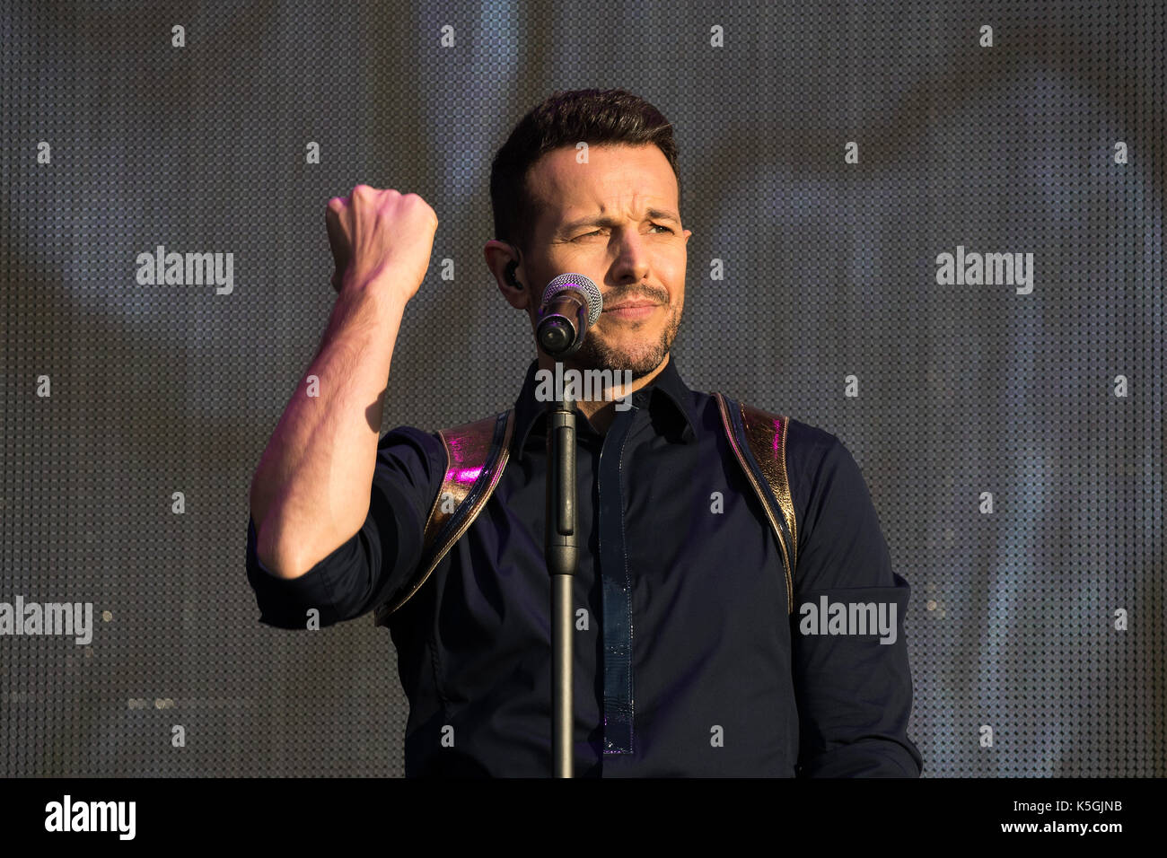 Faye tozer and ian watkins of the pop group hi-res stock photography ...