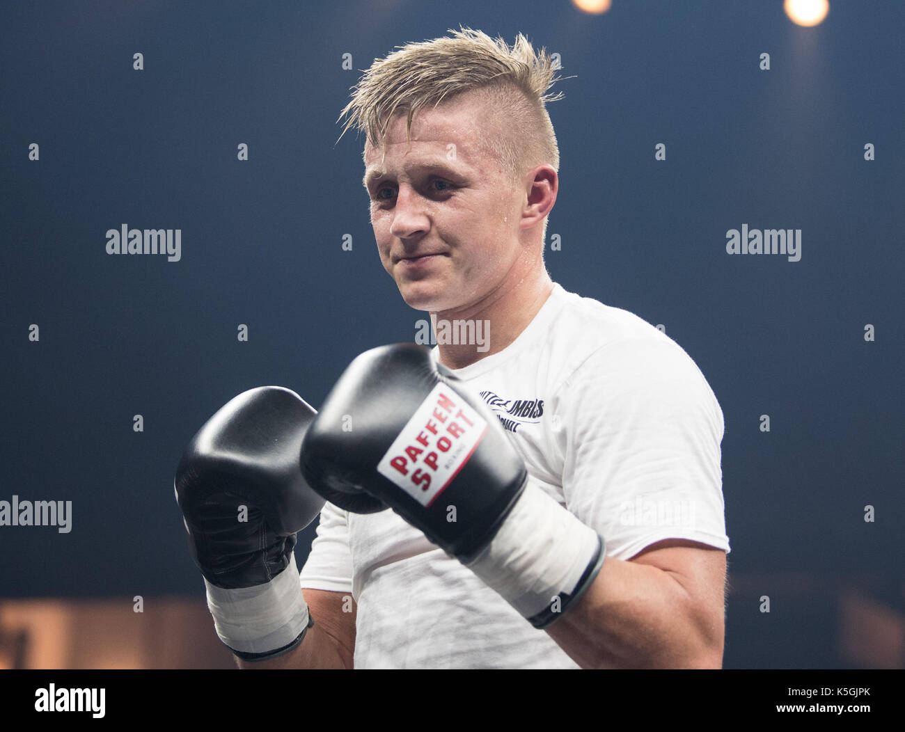 Berlin germany in boxing ring hi-res stock photography and images - Alamy