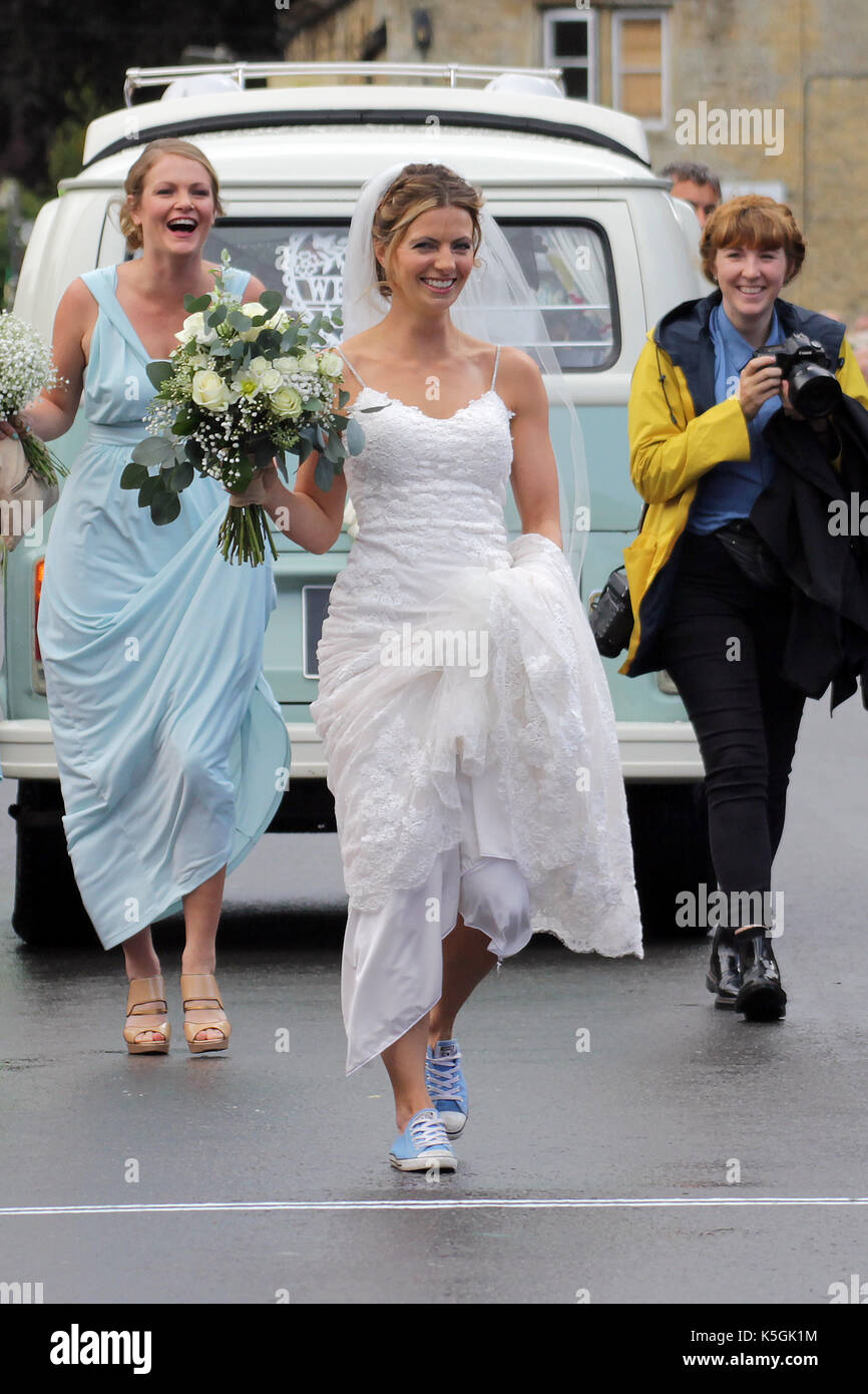 Bourton-on-the-Water, UK. 9th Sep, 2017. Bride-to-be Laura Fairbrother ...