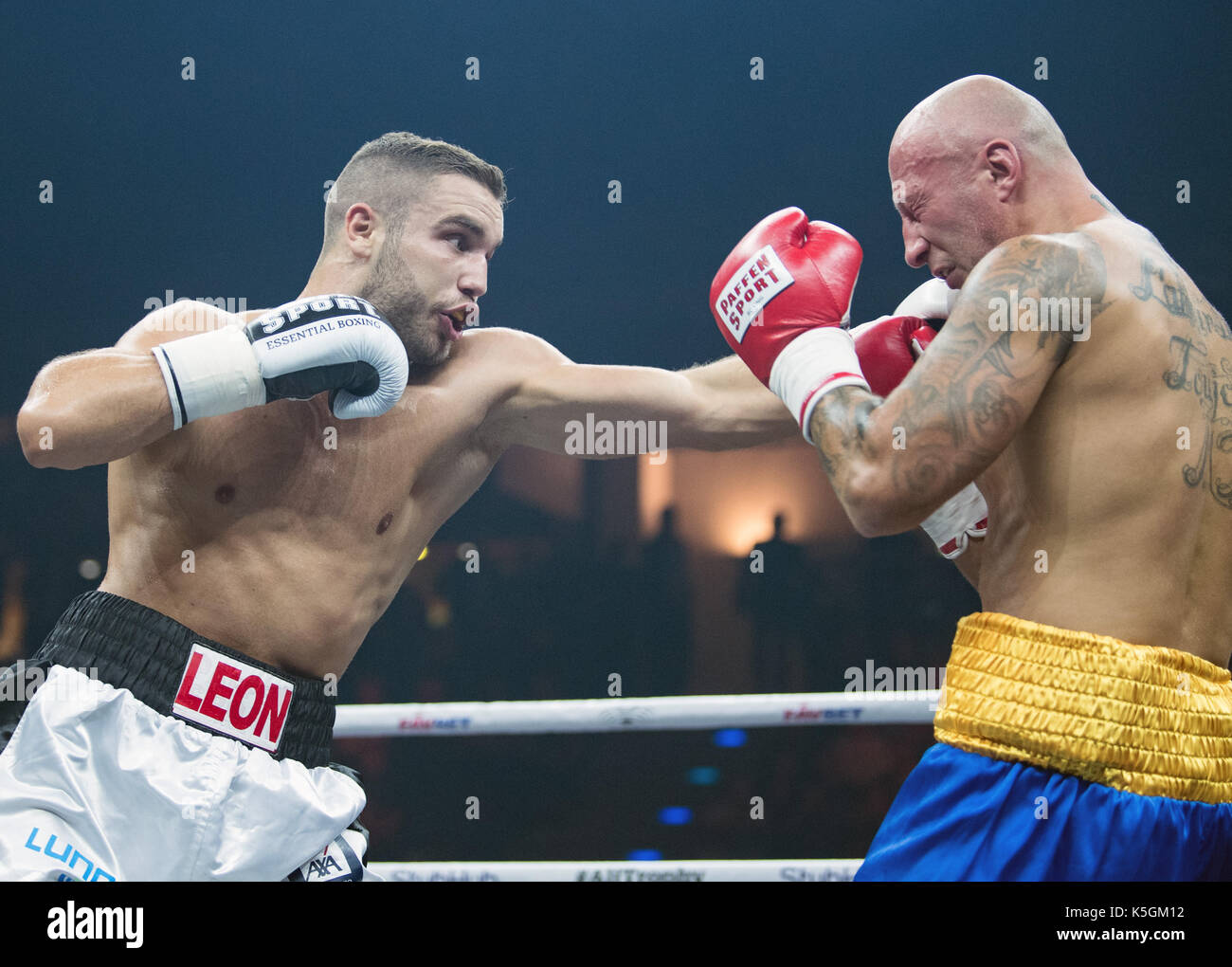 Léon bunn hi-res stock photography and images - Alamy