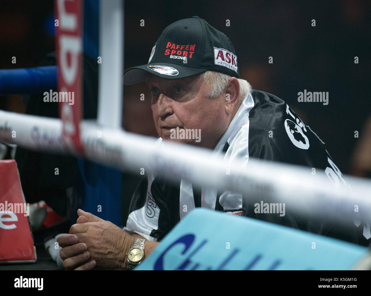 Berlin, Germany. 9th Sep, 2017. Boxing coach Ulli Wegner watches the ...