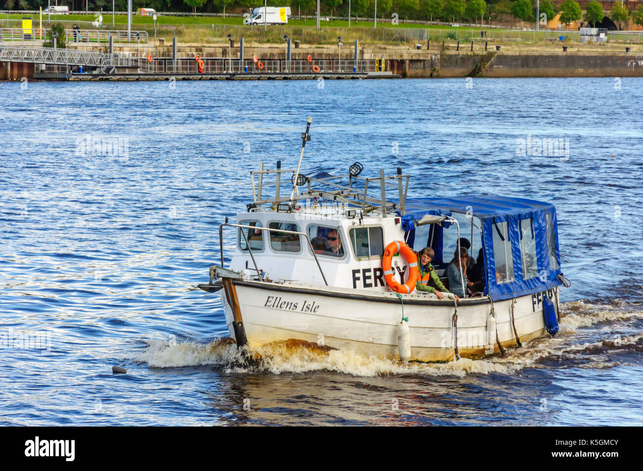 Govan summer ferry hi-res stock photography and images - Alamy