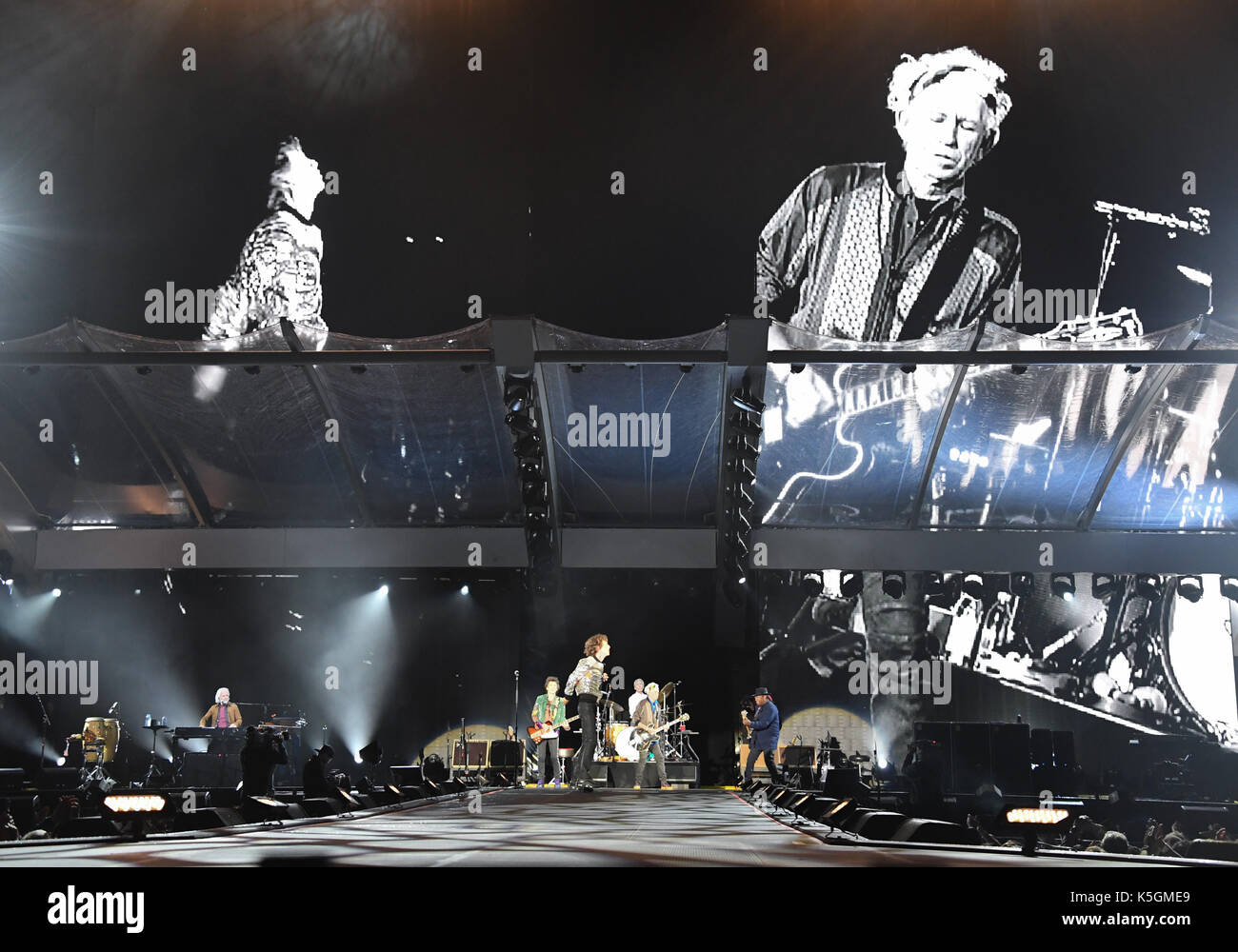 The rolling stones stage hi-res stock photography and images - Alamy
