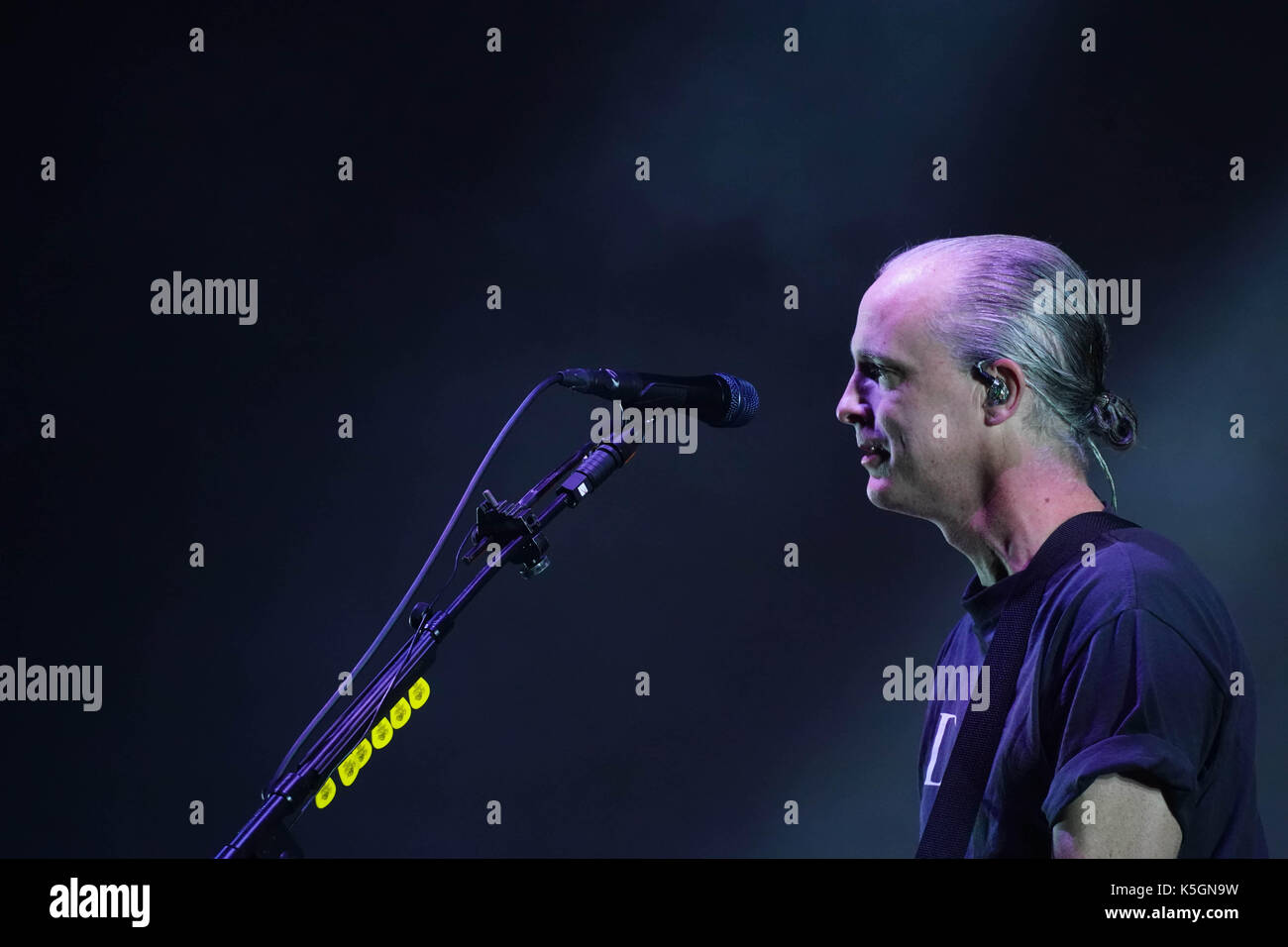 Travis singer fran healy hi-res stock photography and images - Alamy