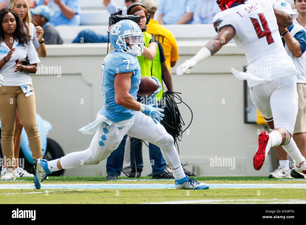 Chapel Hill, NC, USA. 9th Sep, 2017. Austin Proehl (7) of the North ...