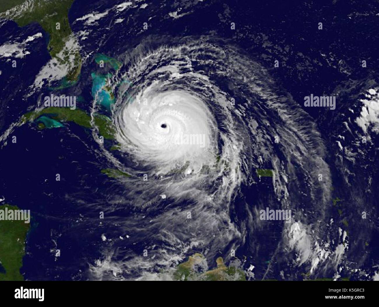 Category 5 typhoon hi-res stock photography and images - Alamy