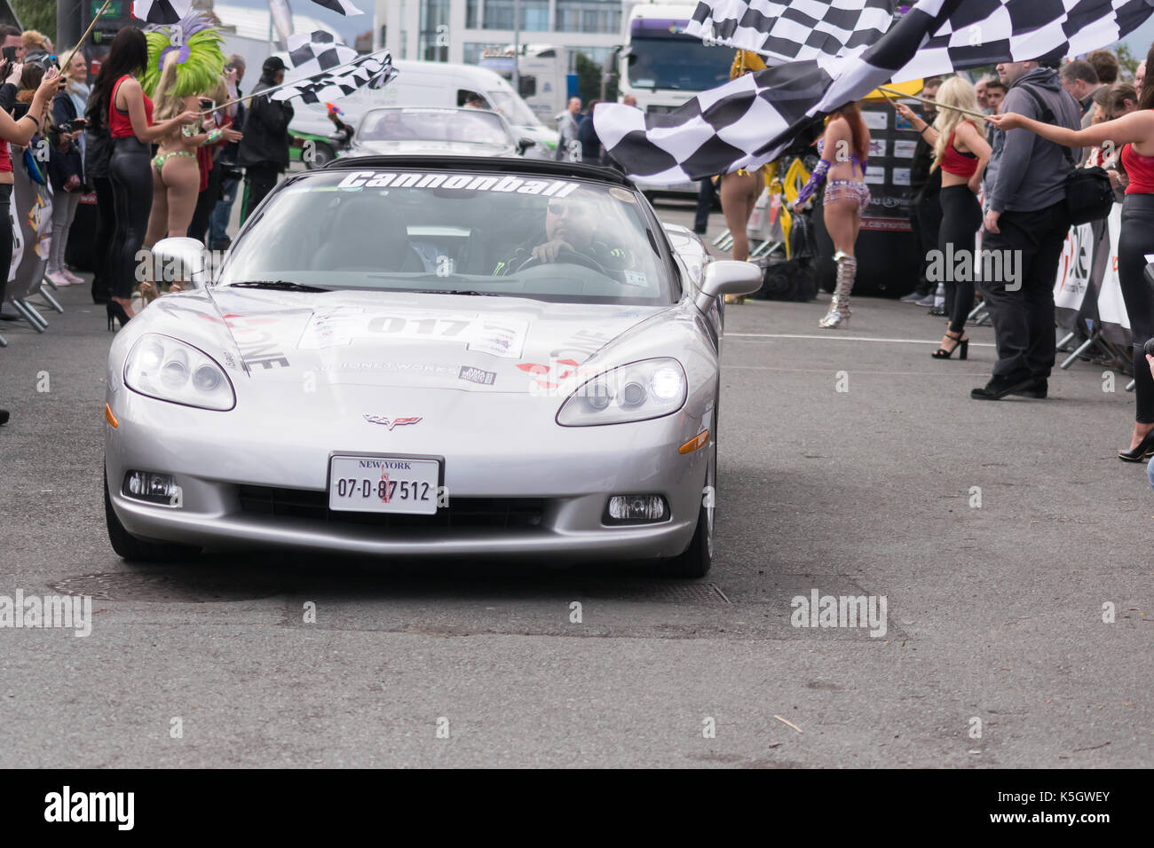 Cannonball run car hi-res stock photography and images - Alamy