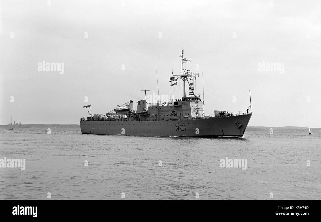 HMS Abdiel - N21 - Royal Navy minelayer approaching Portsmouth harbour ...