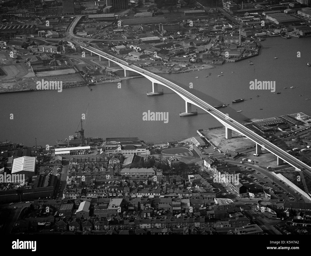 Aerial view of Itchen Bridge, Southampton, Hampshire, England, UK with ...