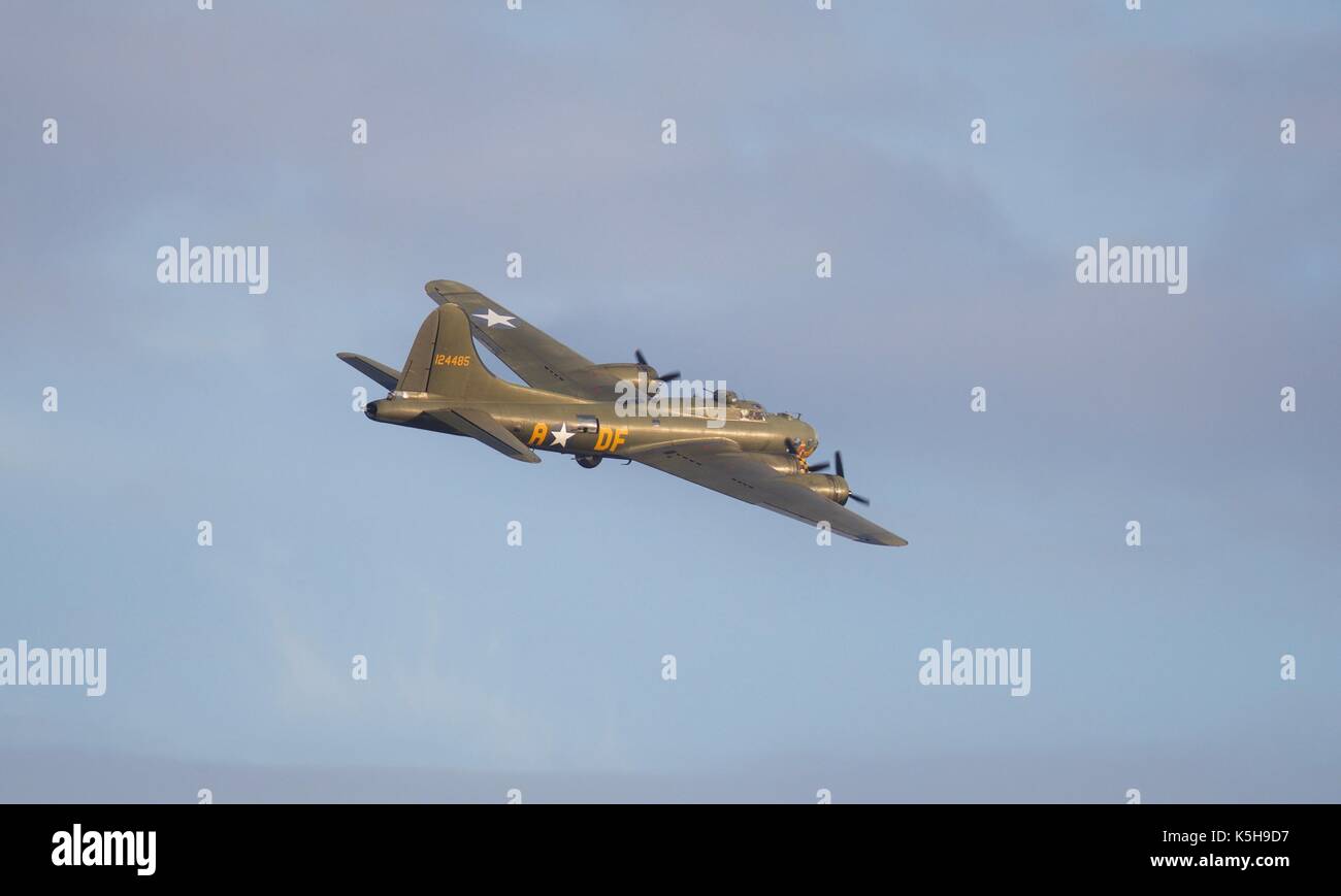 Boeing B-17G Flying Fortress - Sally B Stock Photo - Alamy