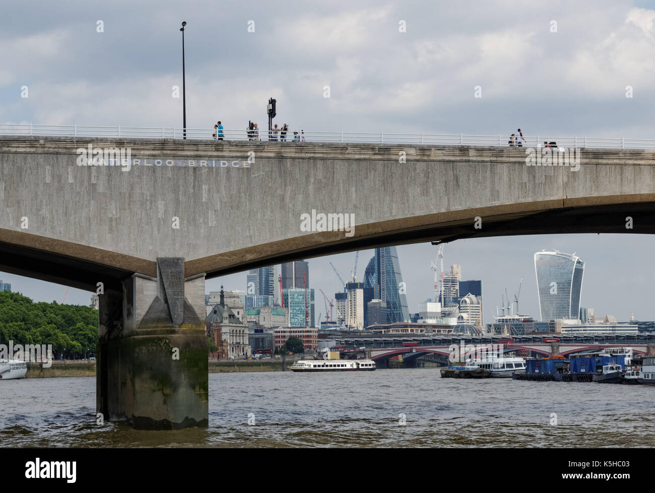 London waterloo bridge hi-res stock photography and images - Alamy