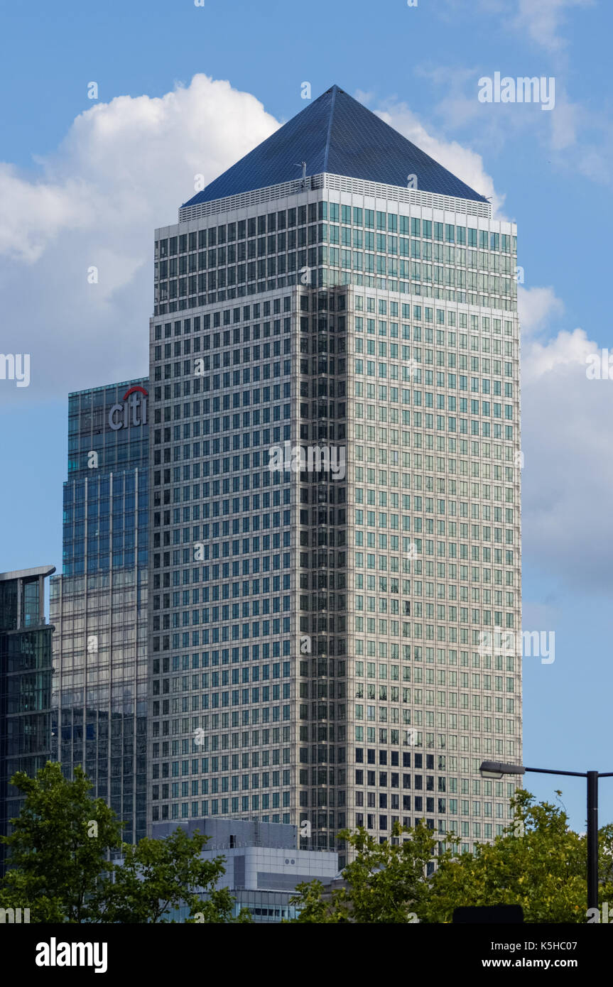 Canada wharf london hi-res stock photography and images - Alamy
