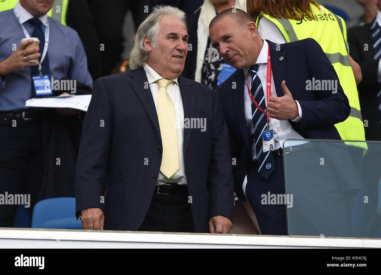 West Bromwich Albion coach Gerry Francis (left) and Brighton & Hove ...