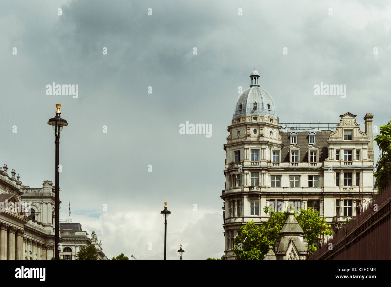 London houses city skyline hi-res stock photography and images - Alamy