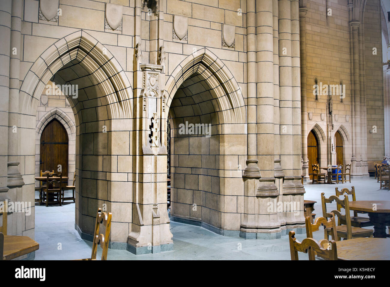 Cathedral of learning interior hi-res stock photography and images - Alamy