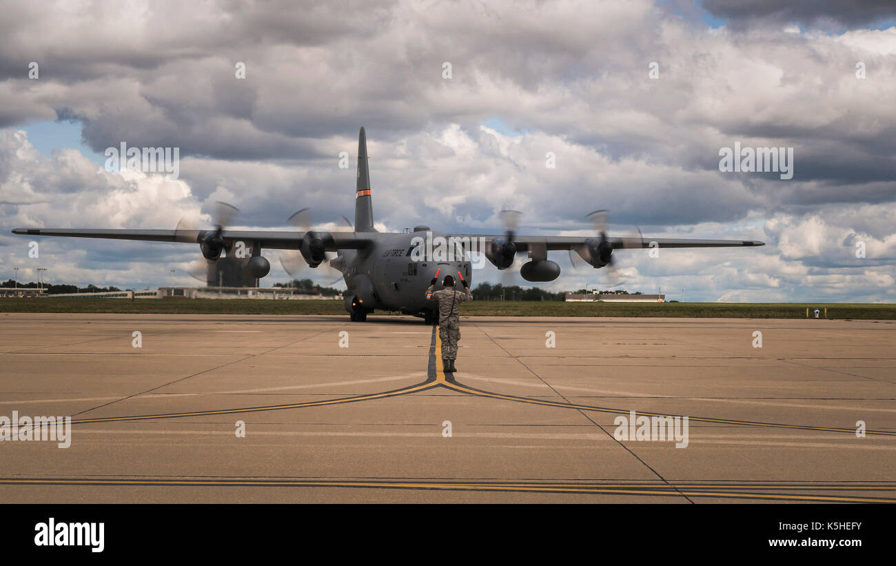 Guard c 130 hercules hi-res stock photography and images - Alamy