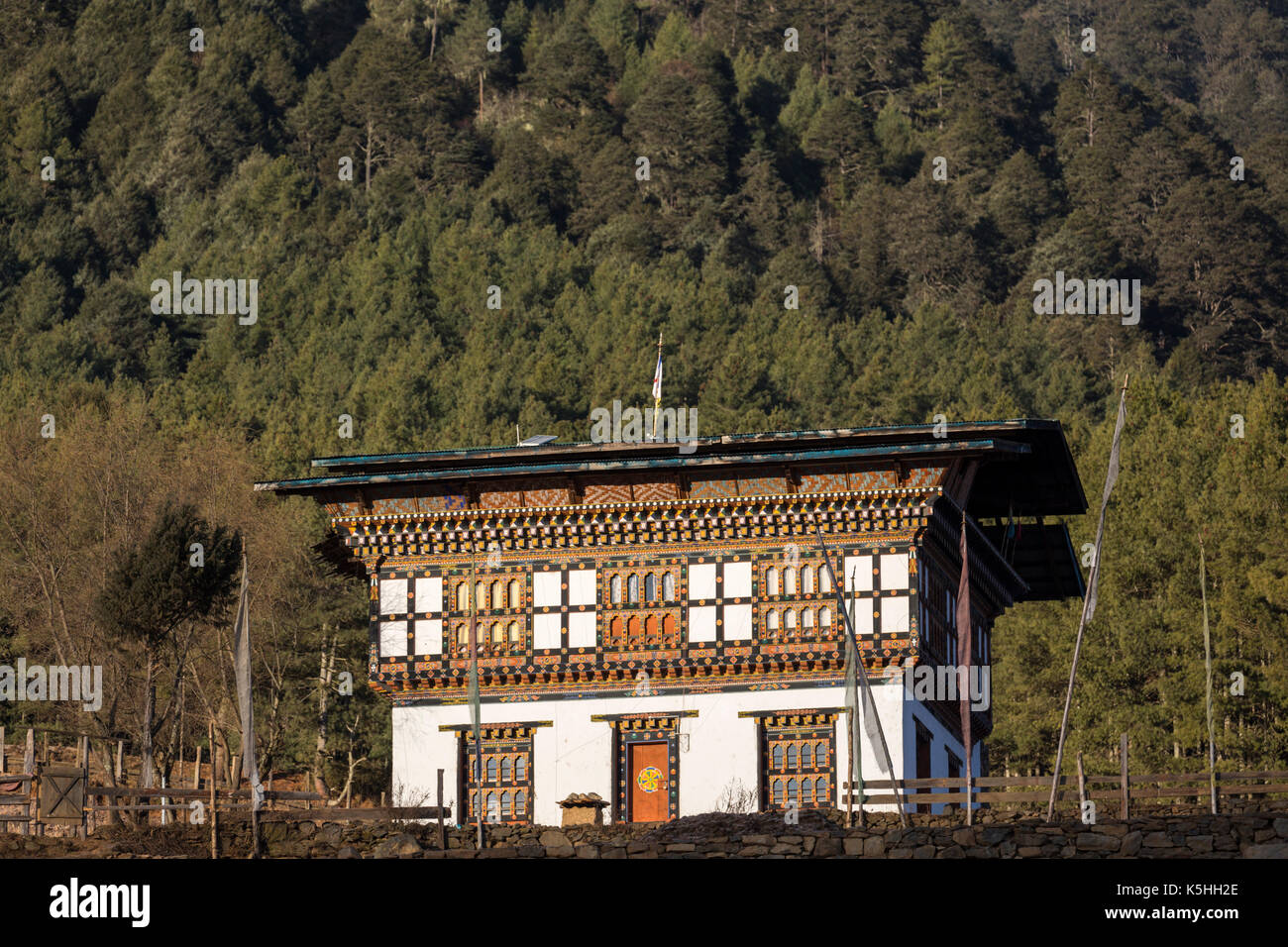 Farmhouse in Phobjikha Valley, Western Bhutan Stock Photo - Alamy