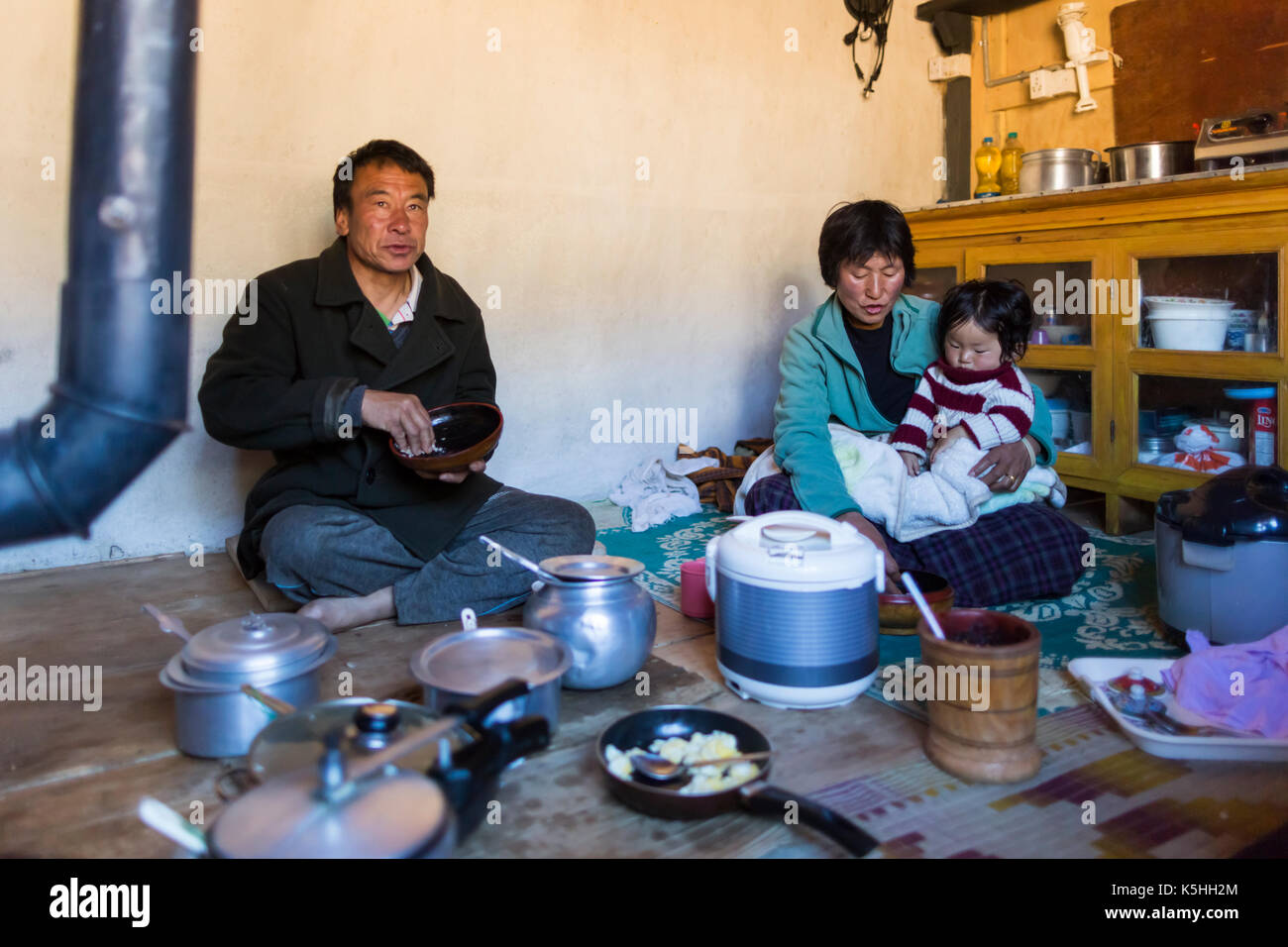 Life on a farm in the Phobjikha Valley, Western Bhutan Stock Photo - Alamy