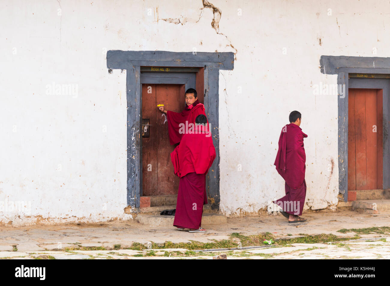 Monks at the Gangtey Monastery in Phobjikha Valley, Western Bhutan ...