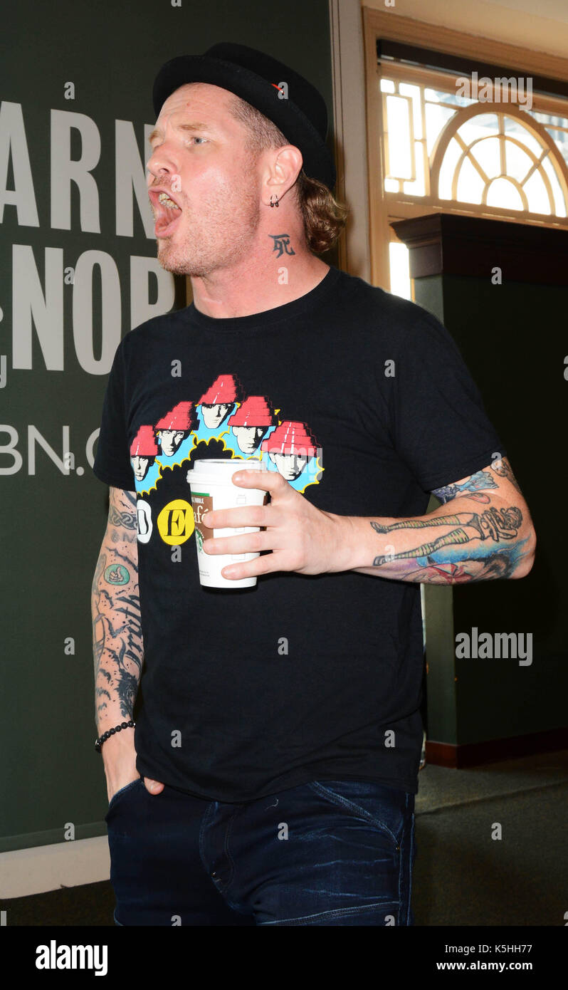 Corey Taylor signs copies of his new book 'America 51: A Probe into The ...