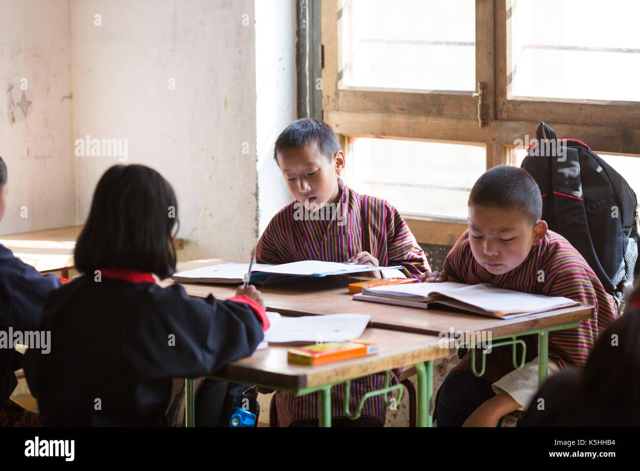 10 year olds in classroom hi-res stock photography and images - Alamy