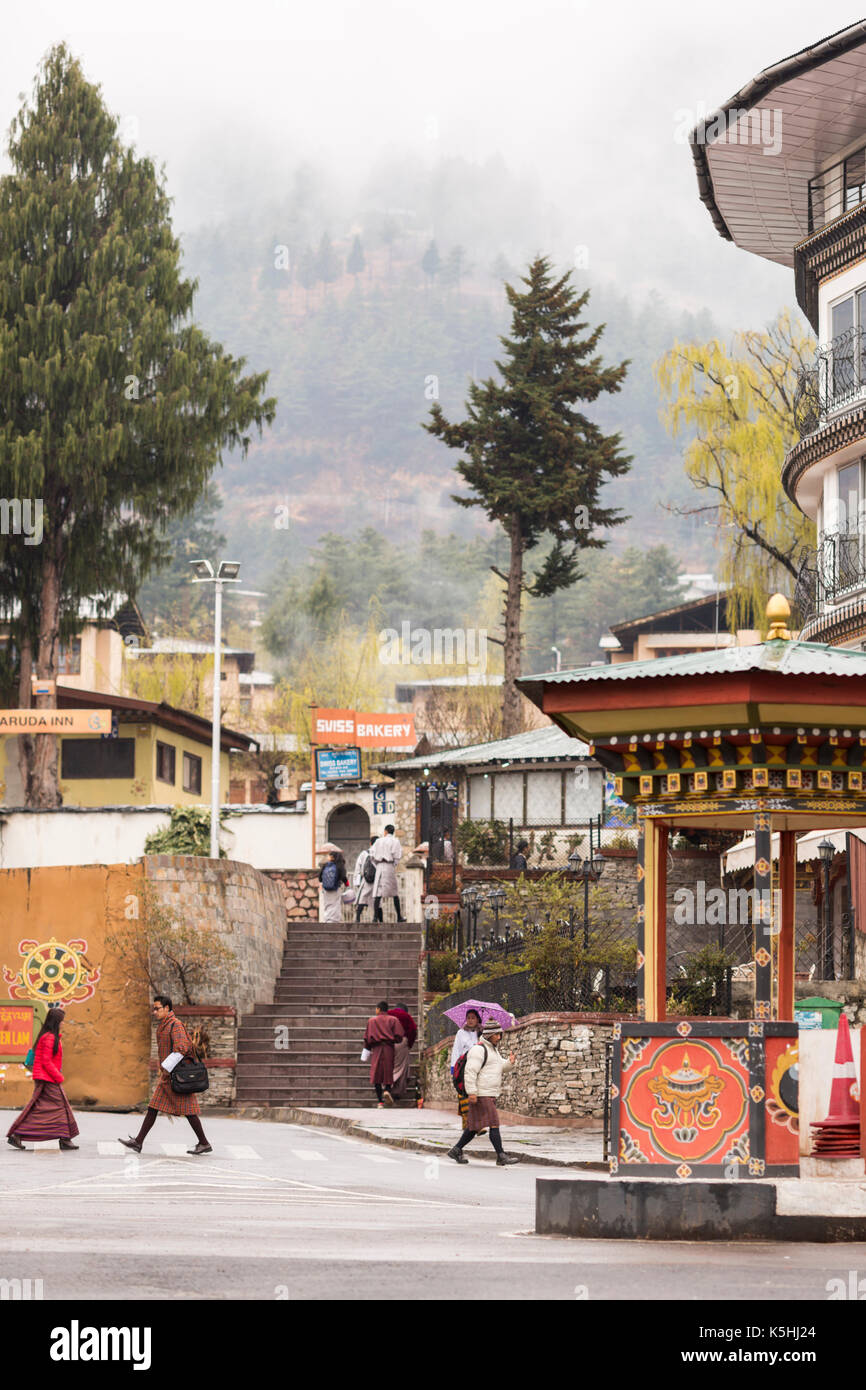 Traffic circle in the center of Thimphu, Western Bhutan Stock Photo - Alamy