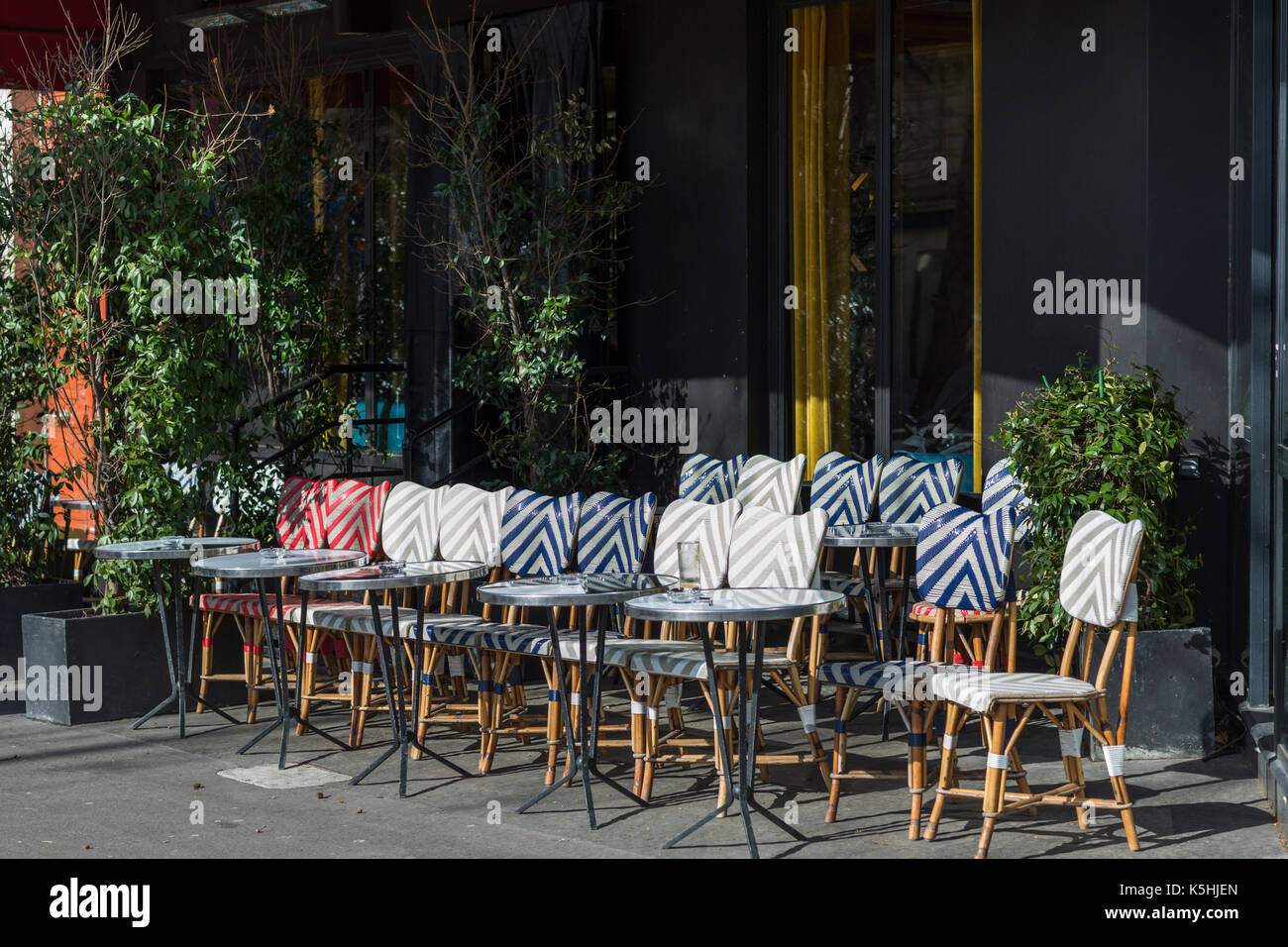 Smart cafe hi-res stock photography and images - Alamy