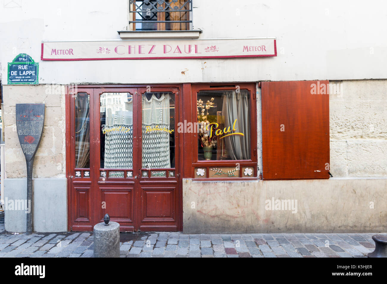 Cafe de paris sign hi-res stock photography and images - Alamy