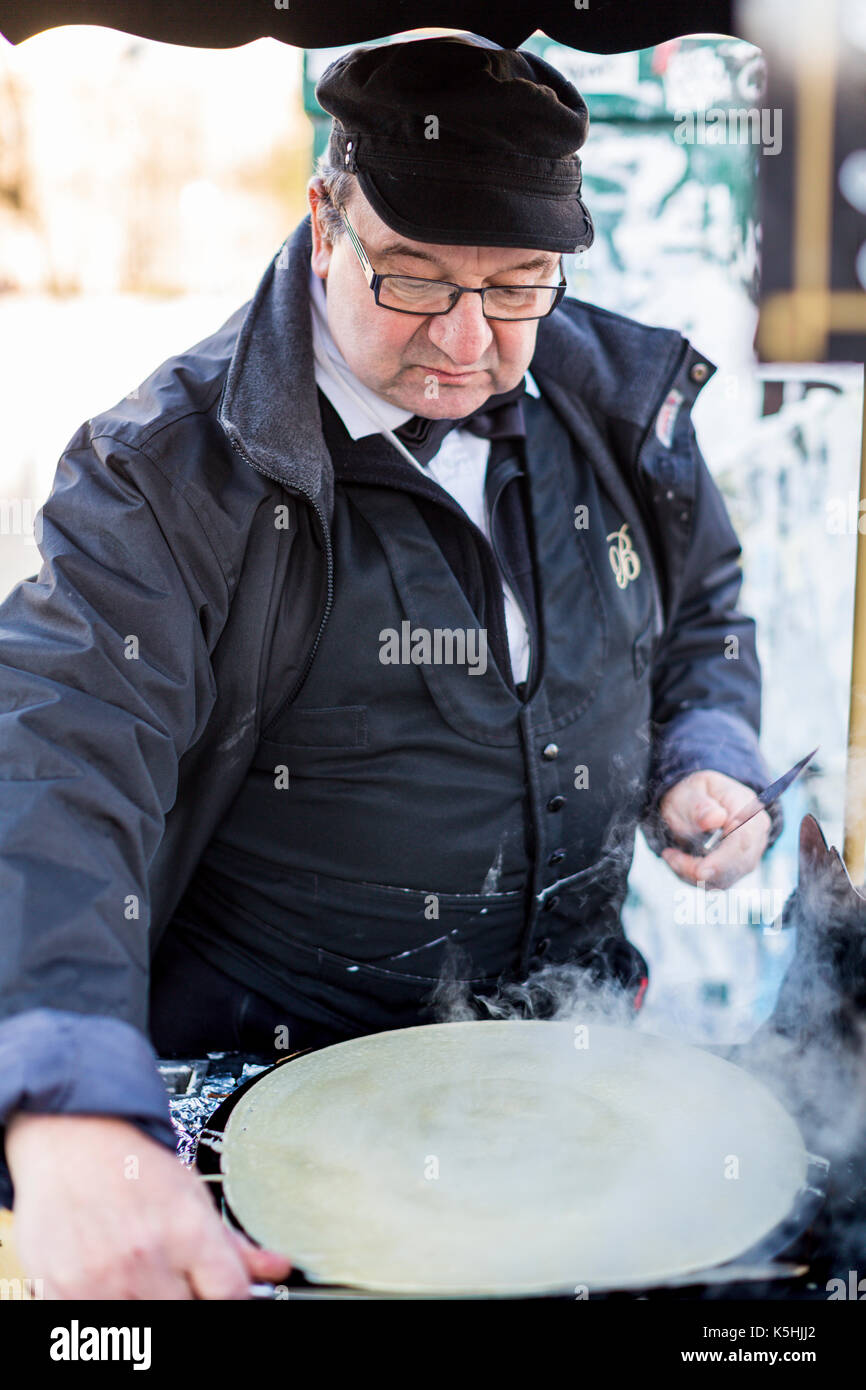 Street food vendor paris hi-res stock photography and images - Alamy