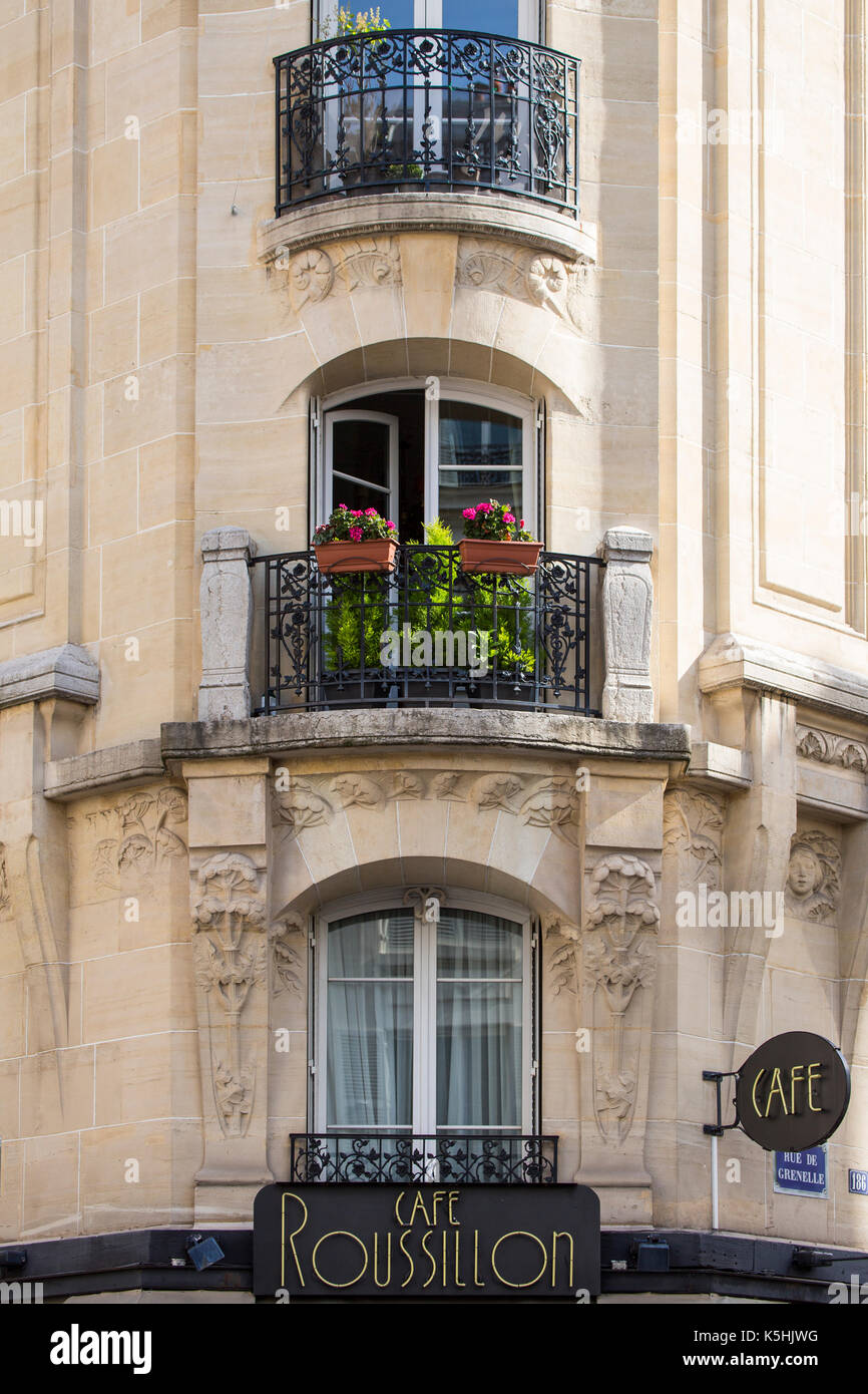Cafe de paris sign hi-res stock photography and images - Alamy
