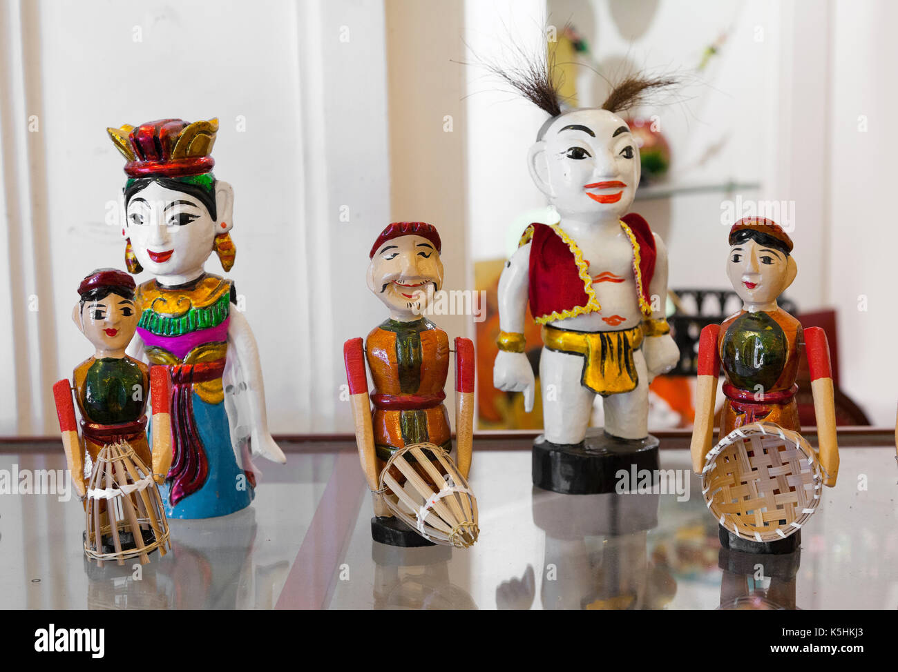 Thăng Long water theatrical wooden puppets, Hanoi, Vietnam Stock Photo ...