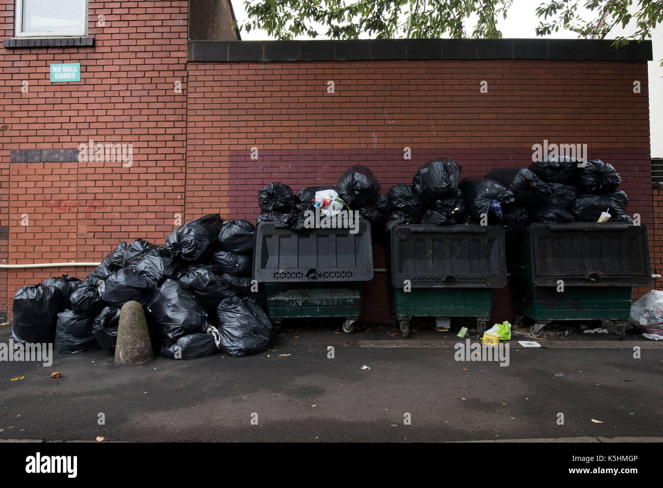Birmingham Rubbish Dispute High Resolution Stock Photography and Images ...
