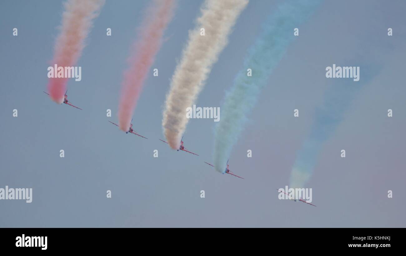 5 red arrows five red arrows hi-res stock photography and images - Alamy