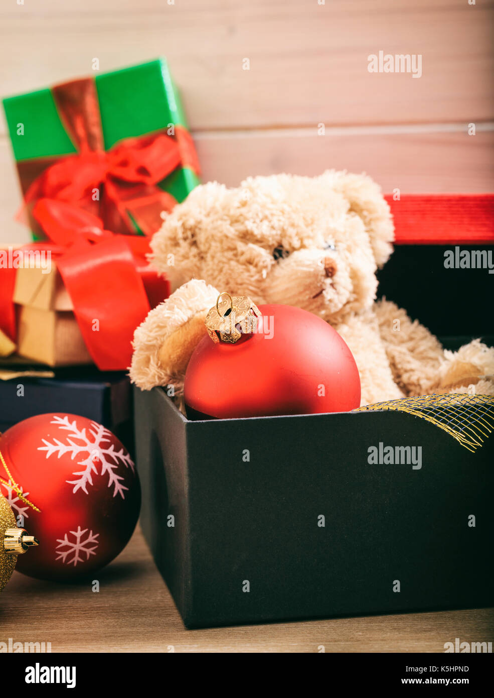 Teddy bear in gift box hi-res stock photography and images - Alamy