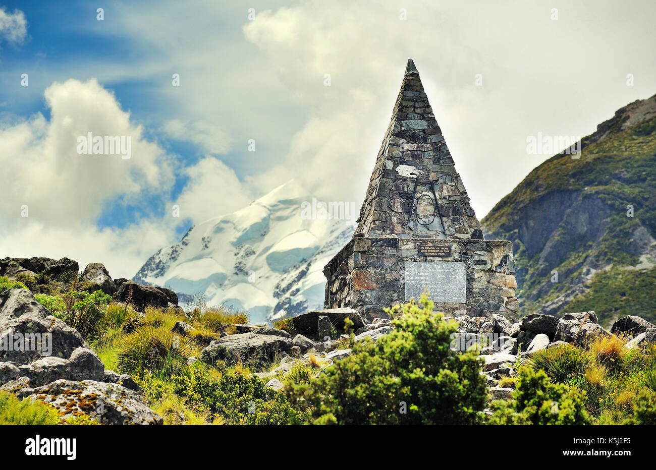 New zealand monument hi-res stock photography and images - Alamy