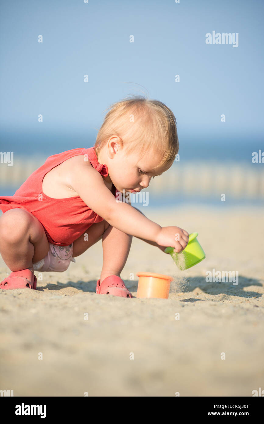Baby girl ocean hi-res stock photography and images - Alamy