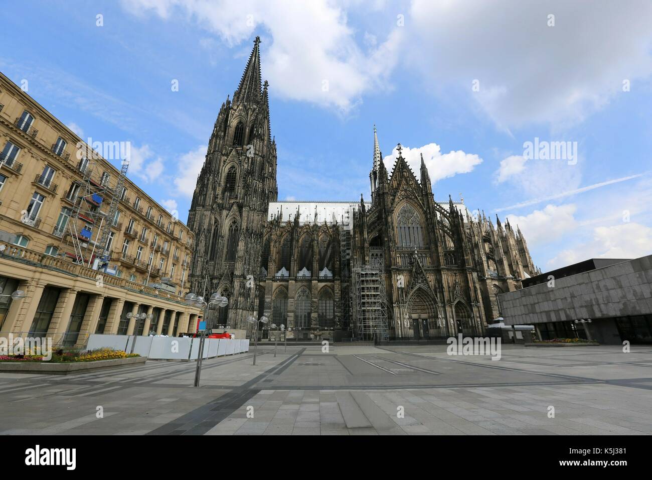 Koelner dom cologne cathedral in hi-res stock photography and images ...