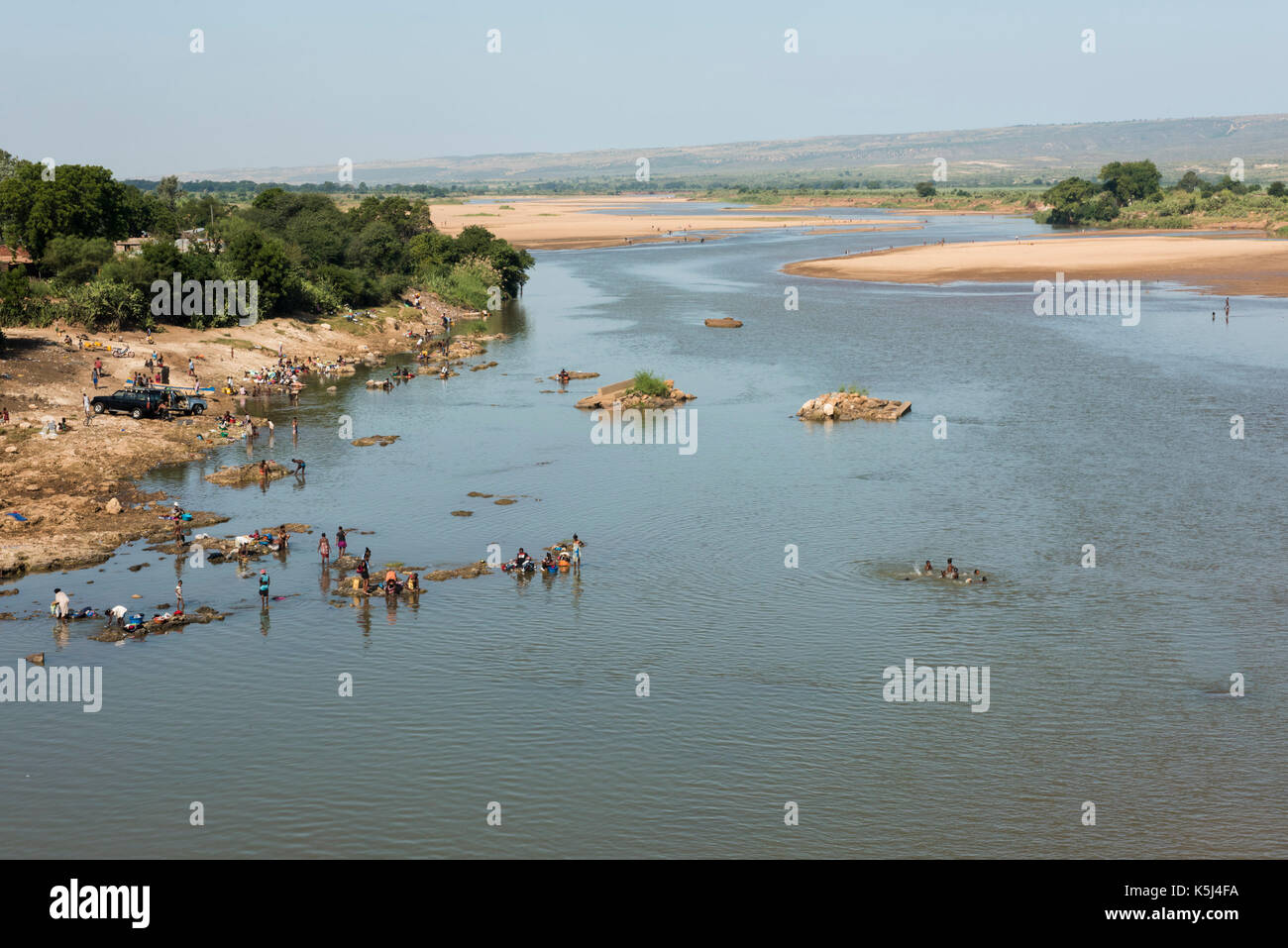 People wasing in the Mandrare river, Madagascar Stock Photo - Alamy