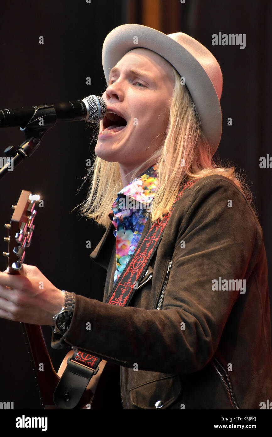 Swedish singer jakob hi-res stock photography and images - Alamy