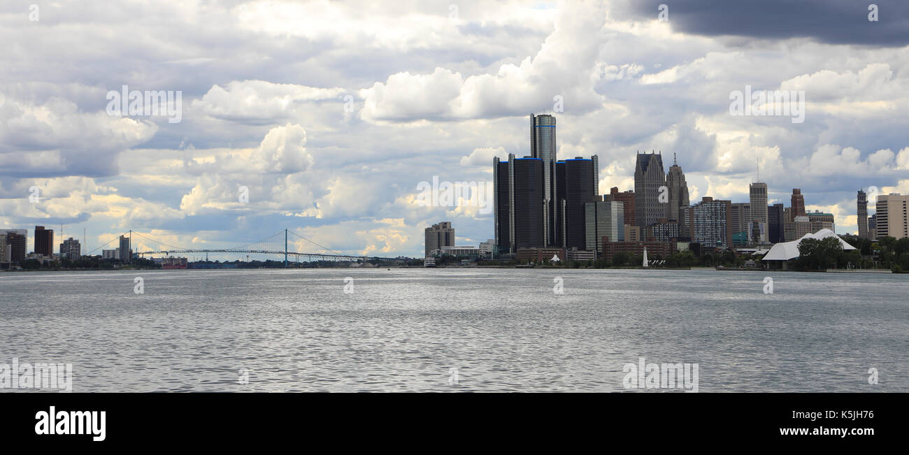 Windsor ontario ambassador bridge hi-res stock photography and images ...