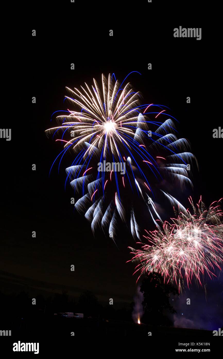 Different coloured fireworks hi-res stock photography and images - Alamy