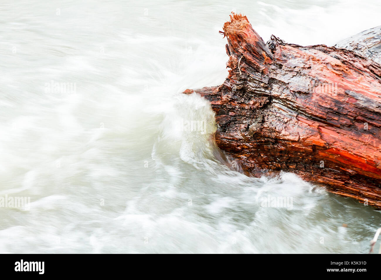 Gentle crashing waves hi-res stock photography and images - Alamy