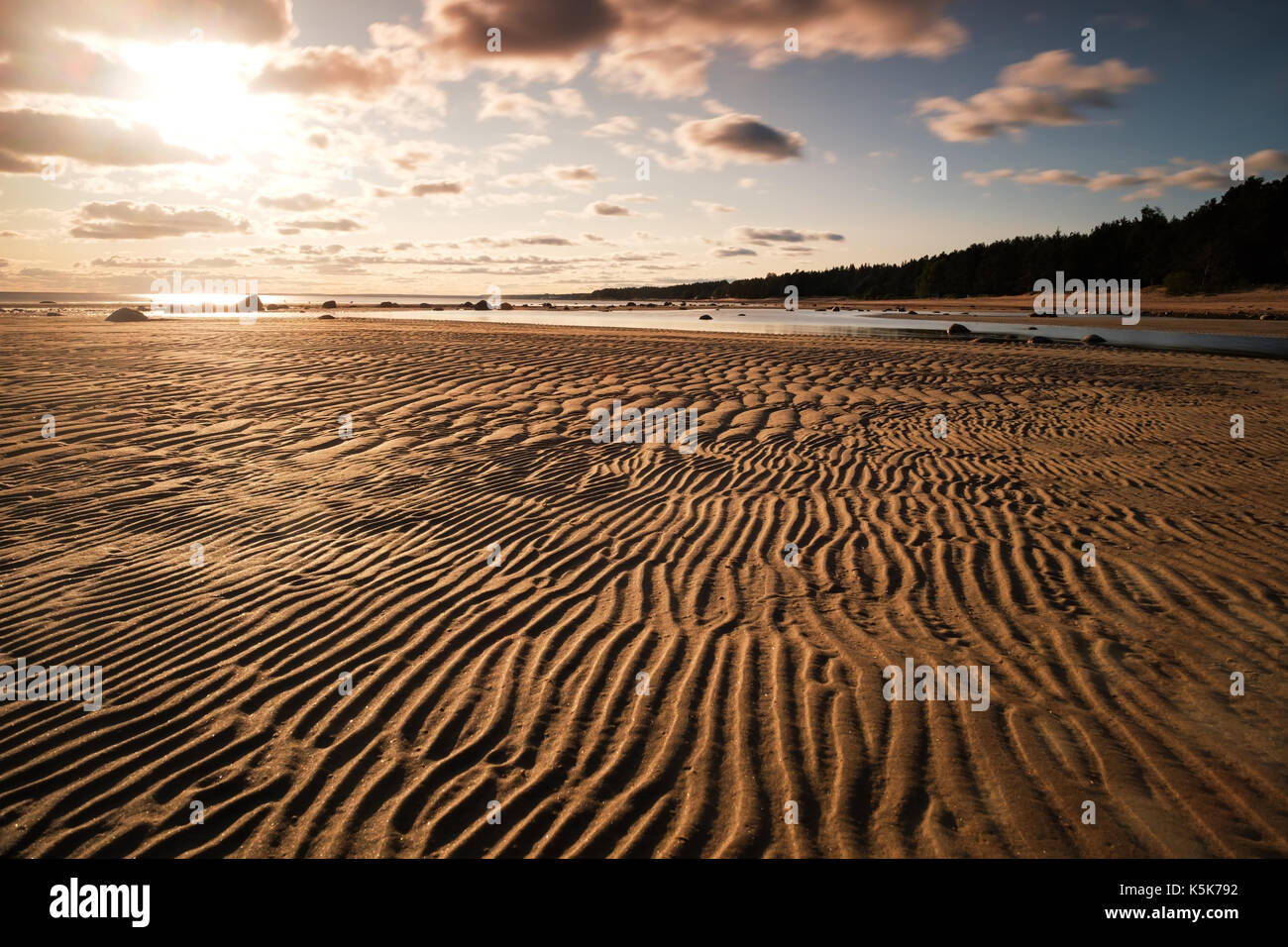 Empty sand floor hi-res stock photography and images - Alamy