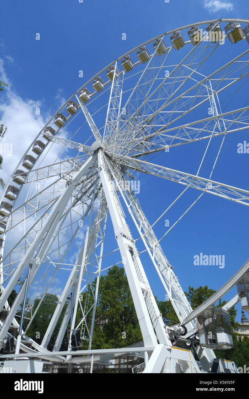 Budapest Eye ferris wheel, Erzsebet ter, Budapest, Hungary Stock Photo ...